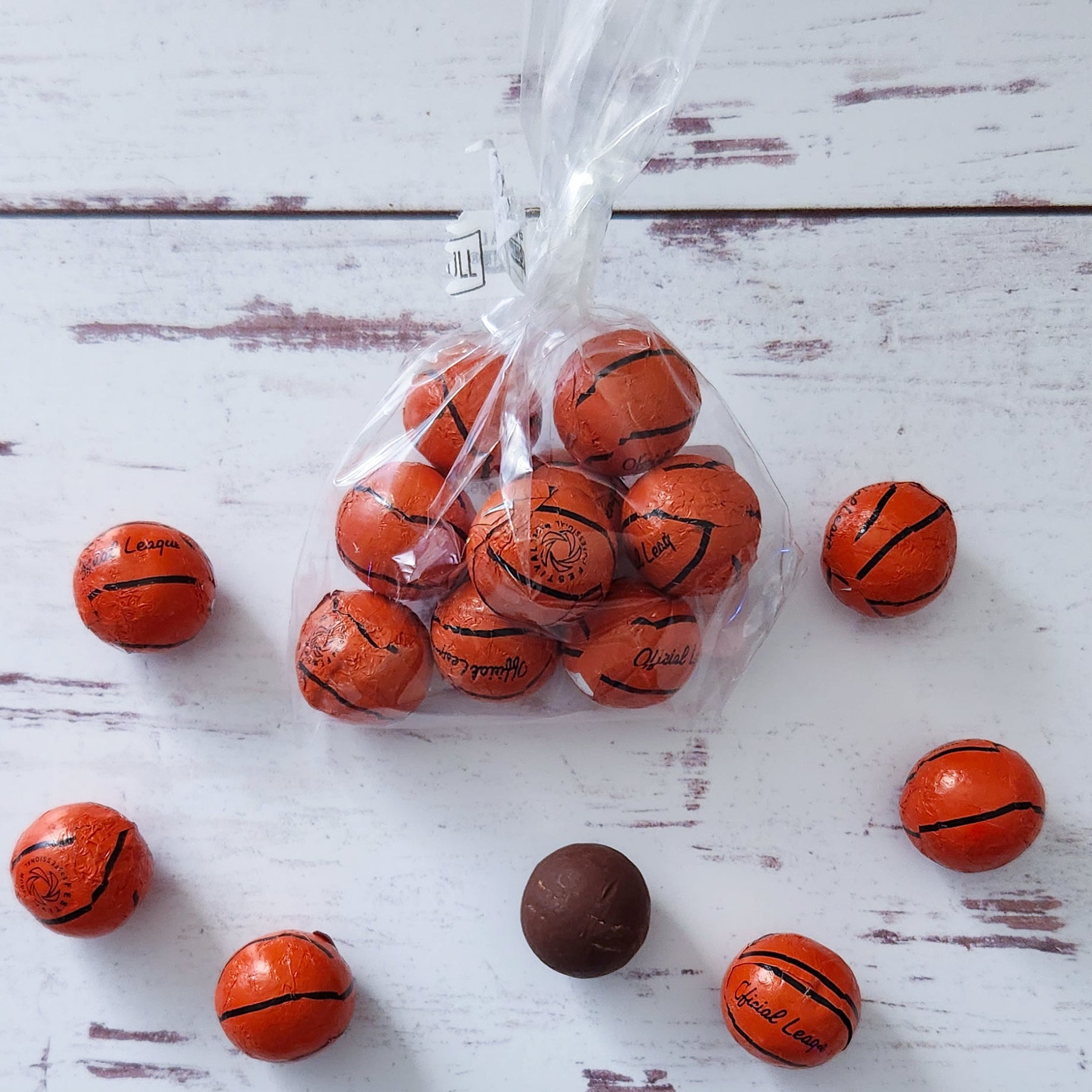Foiled Milk Chocolate Basketballs – Stage Stop Candy